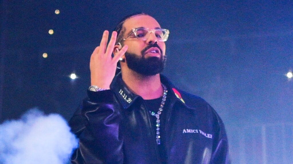 Drake Dazzles with New Studio Pics | Stop The Breaks